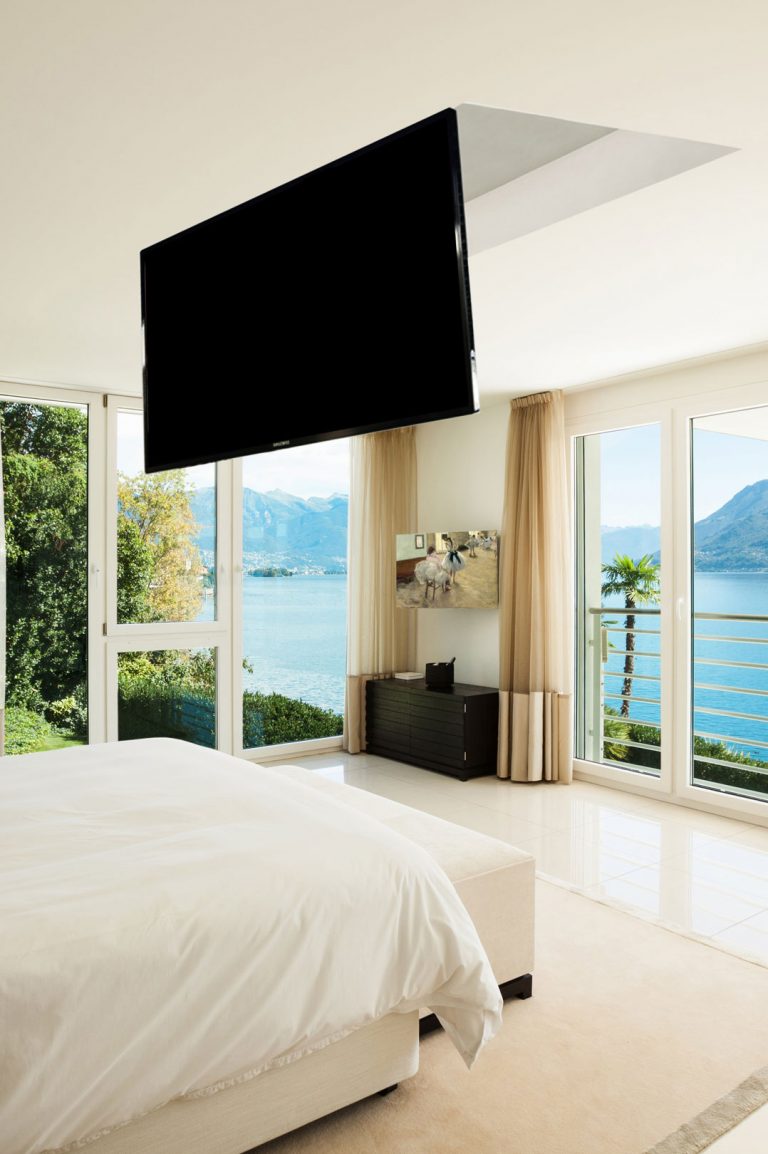 Flip 90: Compact Motorized Ceiling TV Mount | Maior